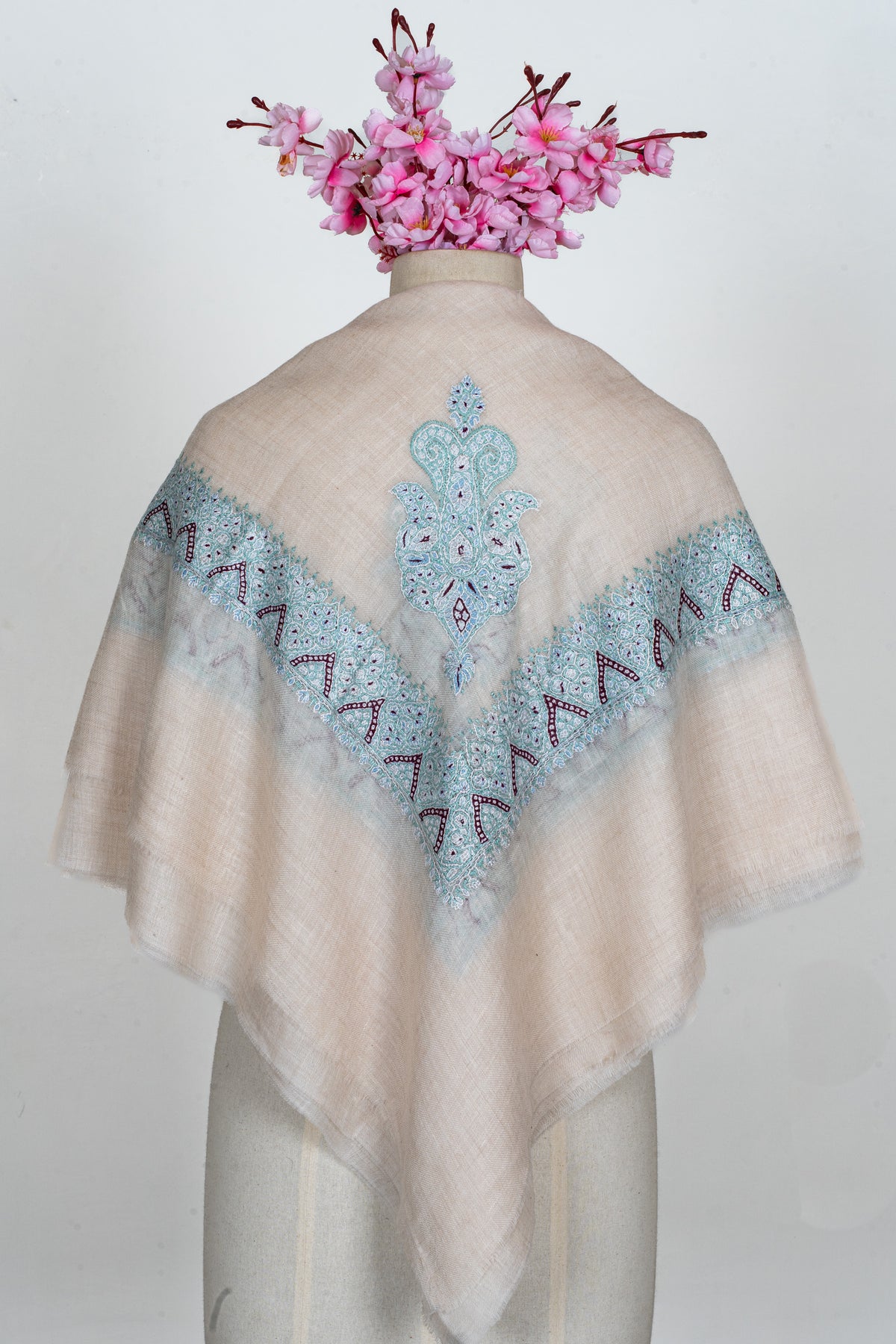 Neel-e-Sukoon Hand-Embroidered Cashmere Men's Shawl – KashmKari