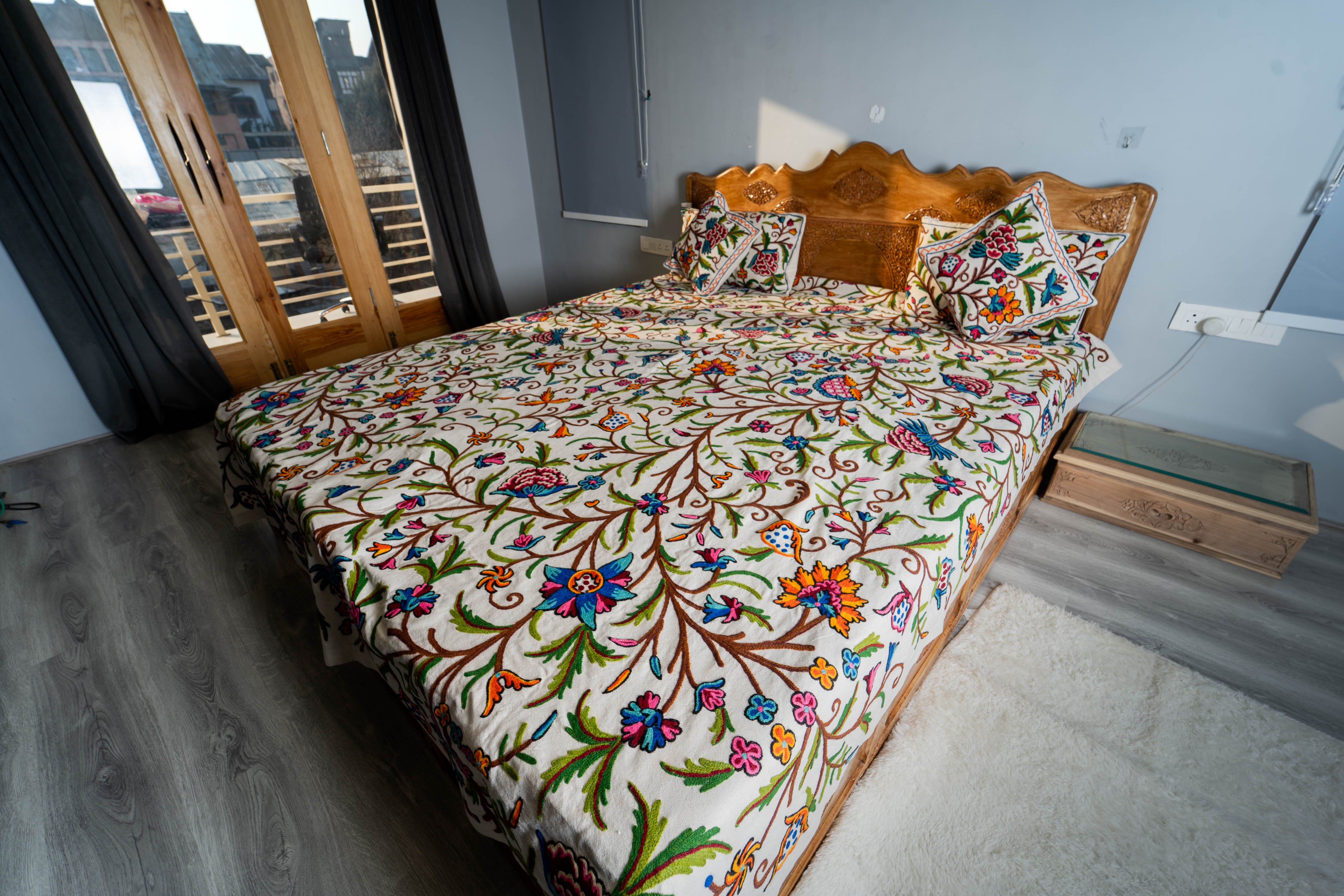 Kashmiri Crewel Hand-Embroidered King-Size Bed Cover Set with Pillow ...
